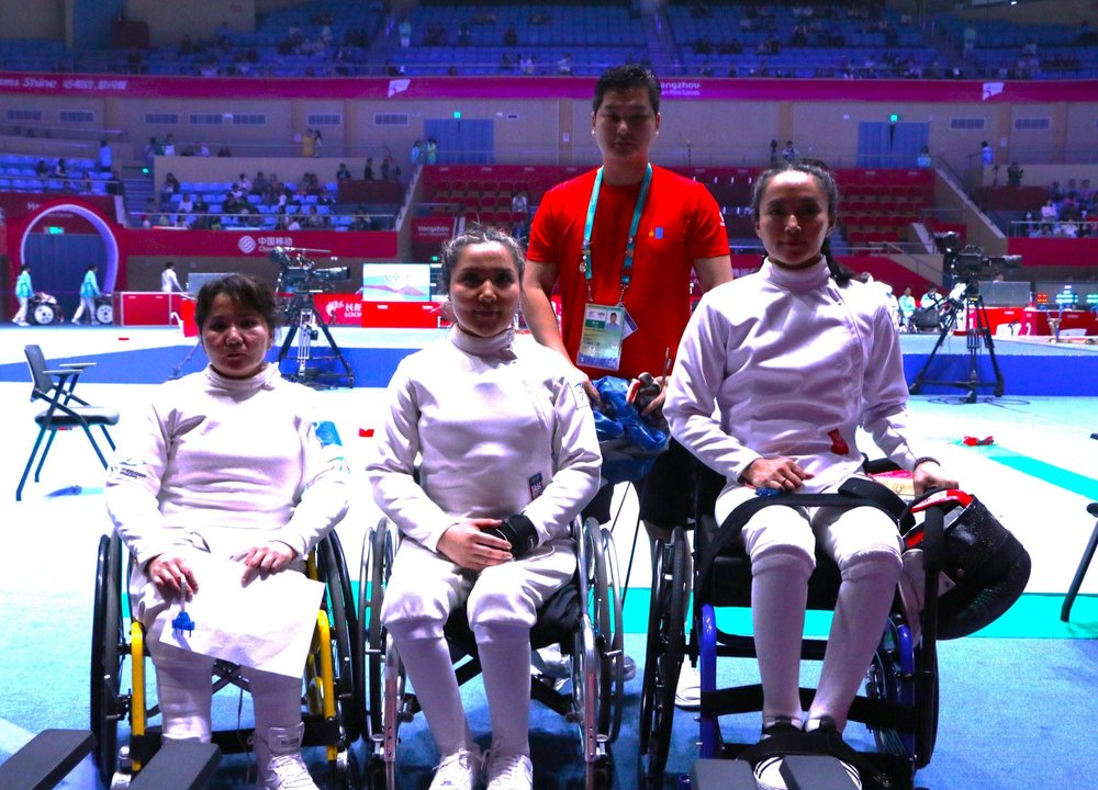 Монголын эмэгтэй сэлэмчид БНСУ ын багтай өрсөлдлөө